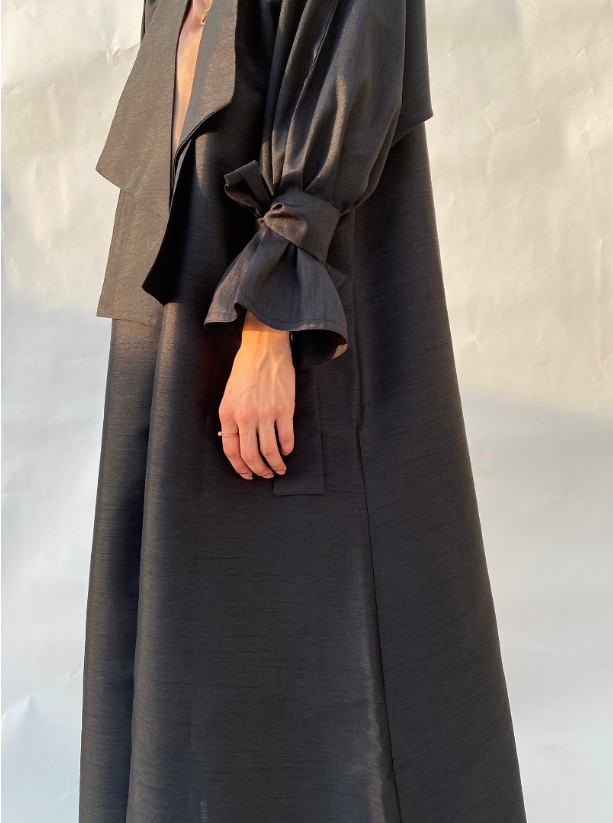Bows abaya Modern and structured abaya featuring an overlay collar with ...