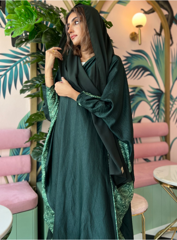 Patterned trim Silk forest green bisht abaya with patterned trimmings ...